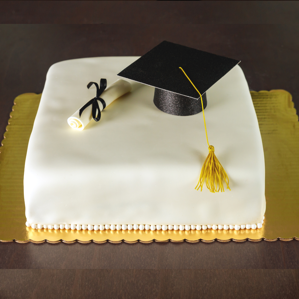 Graduation Cakes – LittleHaloJ