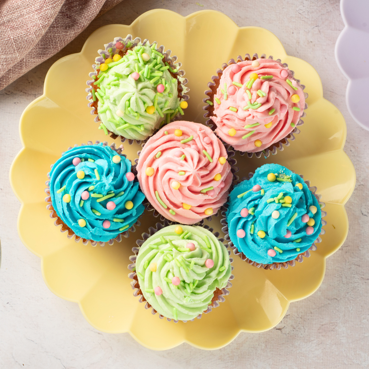 Spring Vanilla Cupcakes | LittleHaloJ